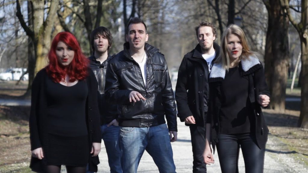 čas Bassless Is More